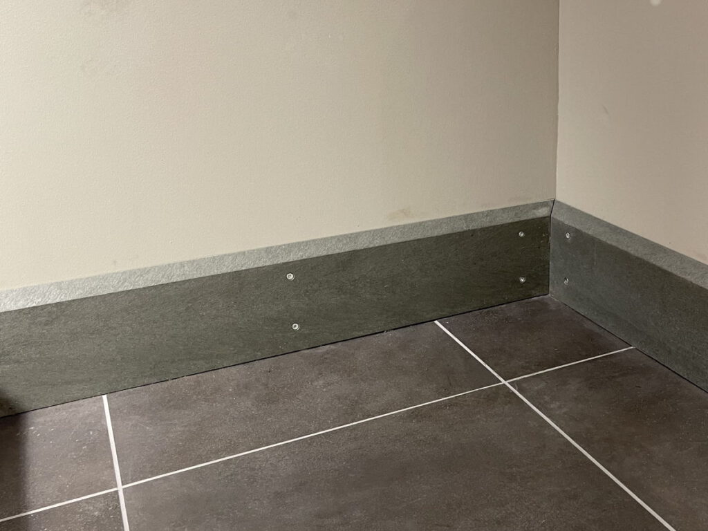 Skirting board made from recycled plastic | Green Tera Protect GmbH